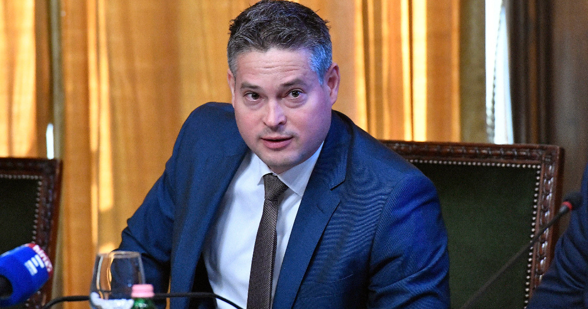 Telex: Nem közérdekű adat, hogy a rózsadombi luxusvilla felhúzásánál ...