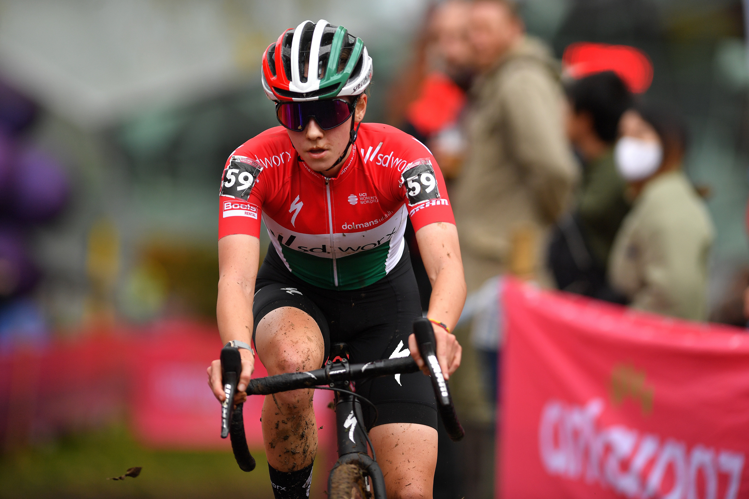 Telex: Vas Blanka ellenállhatatlan versenyzéssel nyert a ciklokrossz ...