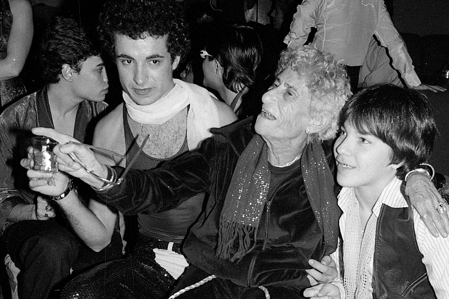 Telex: Disco Sally, az özvegyasszony, aki 77 évesen lett törzsvendég a ...