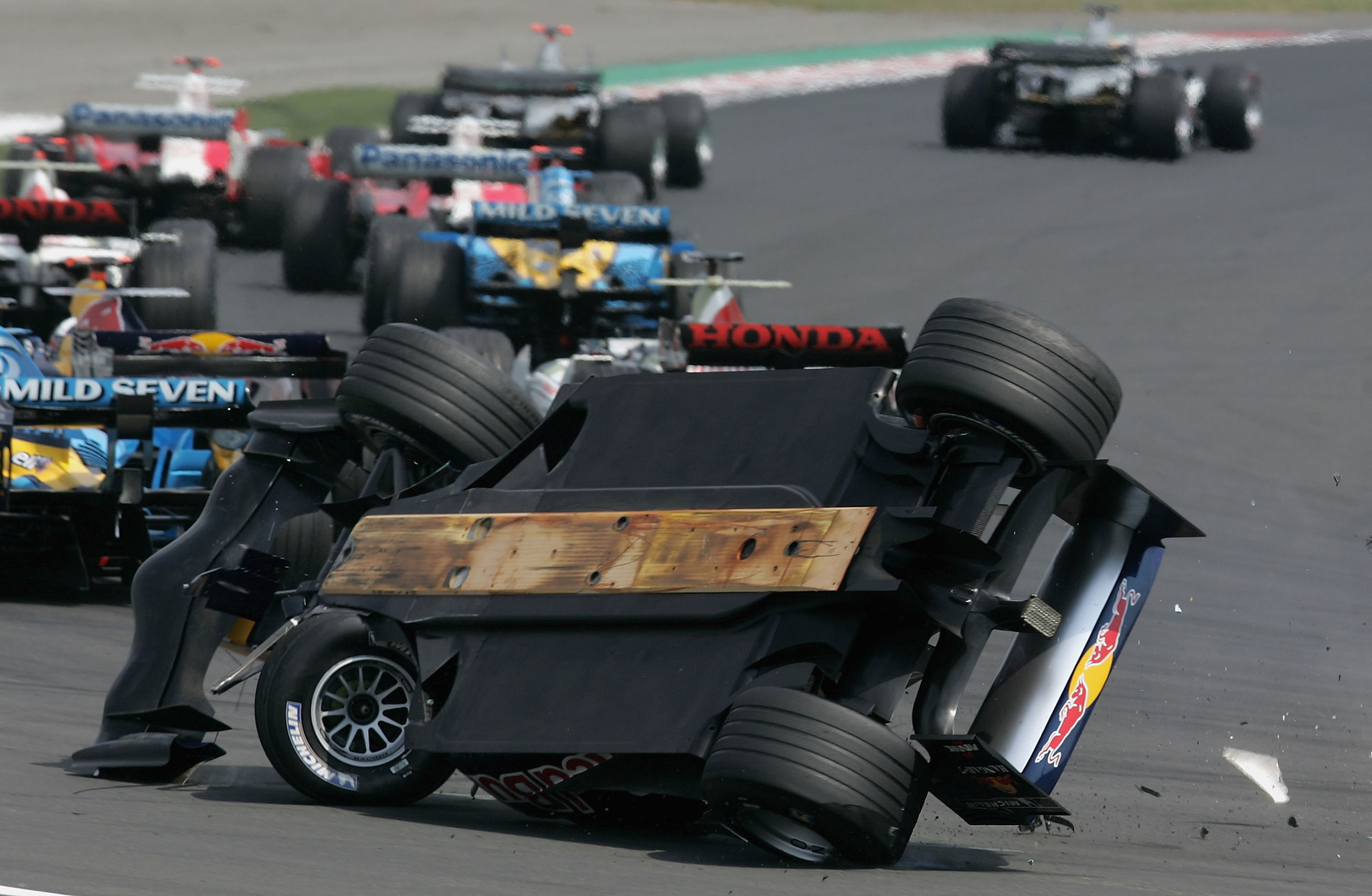 Telex: Az F1-kocsik egyik legfontosabb alkatrésze sokáig fából volt ...