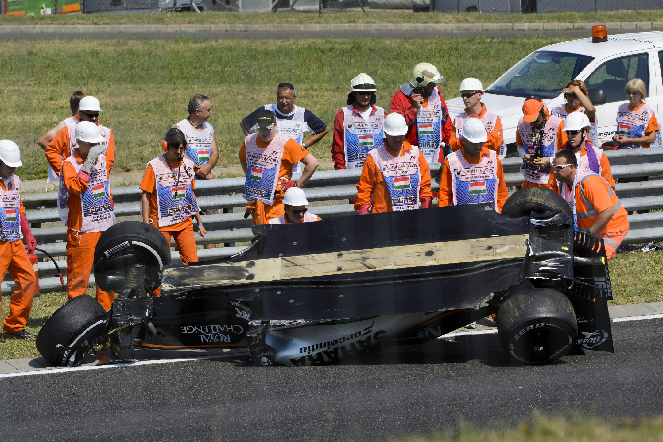 Telex: Az F1-kocsik egyik legfontosabb alkatrésze sokáig fából volt ...