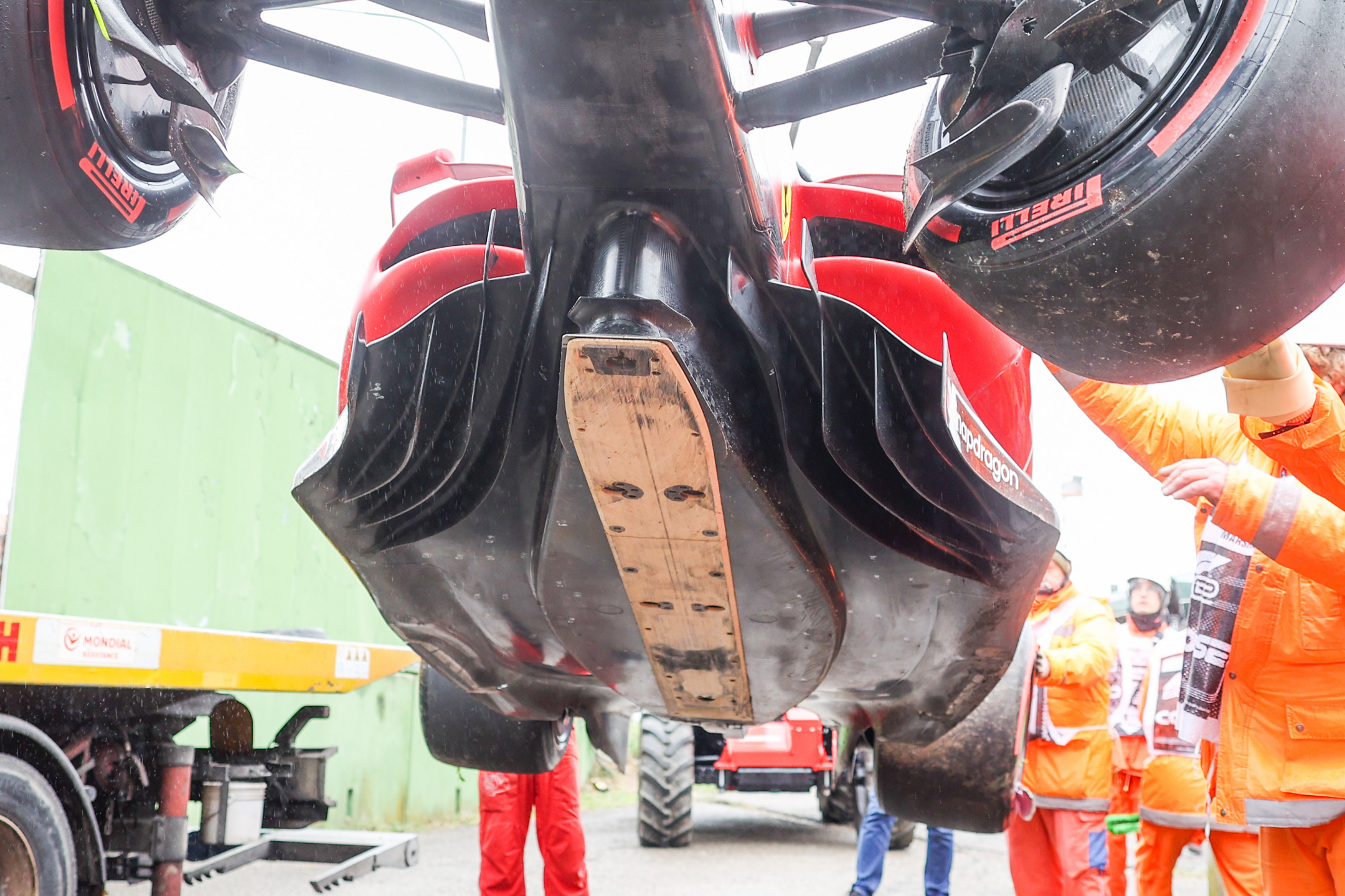 Telex: Az F1-kocsik egyik legfontosabb alkatrésze sokáig fából volt ...