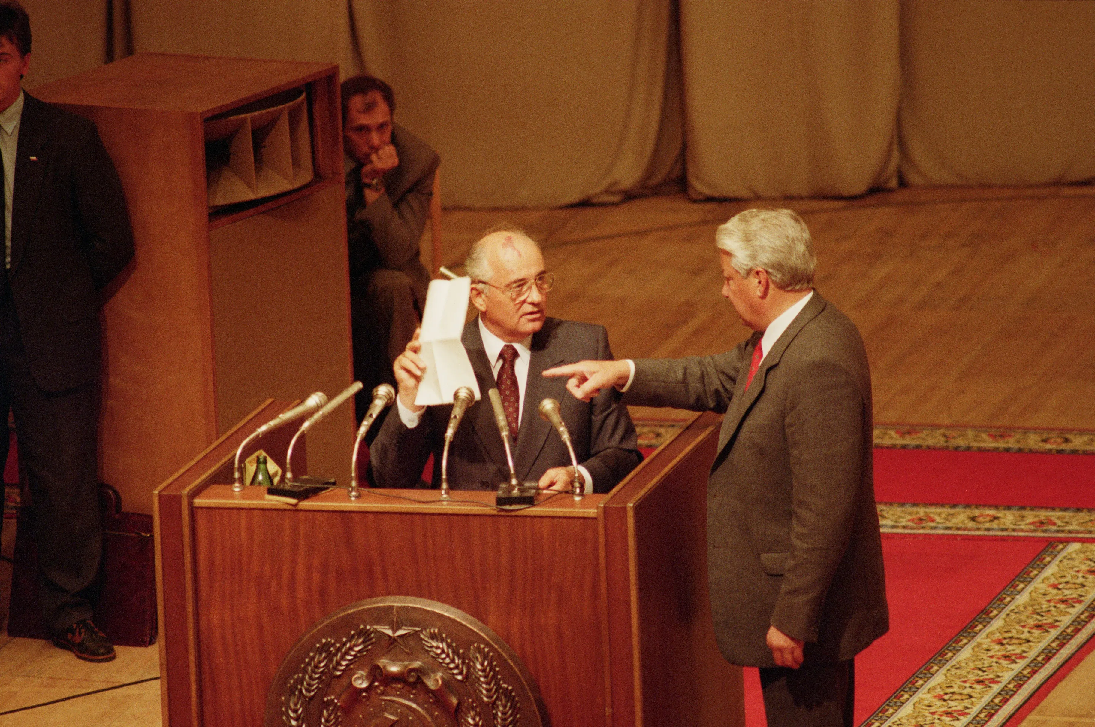 Telex: Gorbacsov, aki a Nyugat szerint leszerelt, a Kreml szerint ...