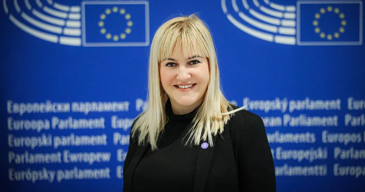 Telex: Újabb momentumos politikus lépett át a DK-ba