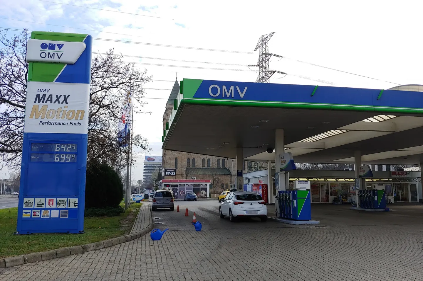 Telex: Ébredés a benzingőzös álomból: ahol éppen van, ott a 100-as ...