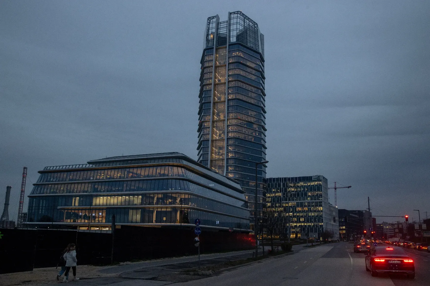 Telex: 143 méternyi gazdasági erőfitogtatás: megnéztük a most átadott ...