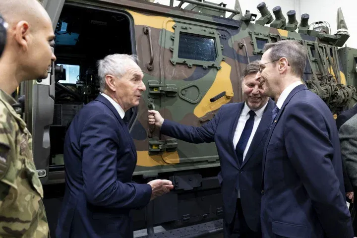 Telex: Six new Hungarian arms factories to manufacture weapons for ...