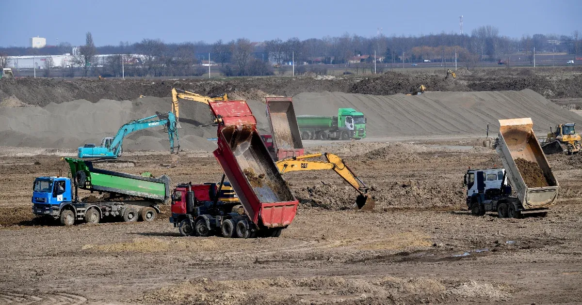 Telex: A debreceni CATL jövőre próbaüzemet, két év múlva már éles ...