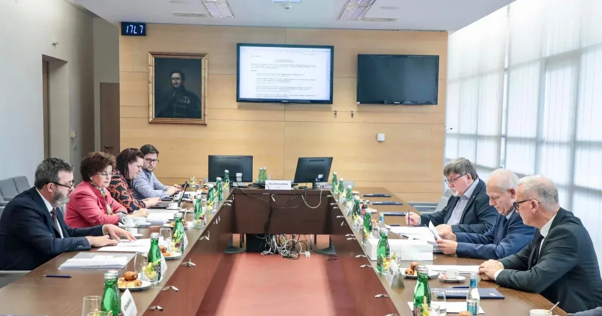 Telex: Megválasztották Szijjártó utódját a győri egyetemi alapítvány ...