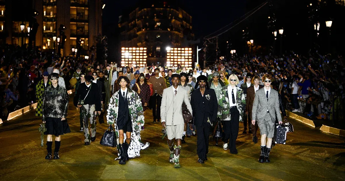 Telex: Férfiszoknyák, pixelek, logók és hírességek – Pharrell Williams ...