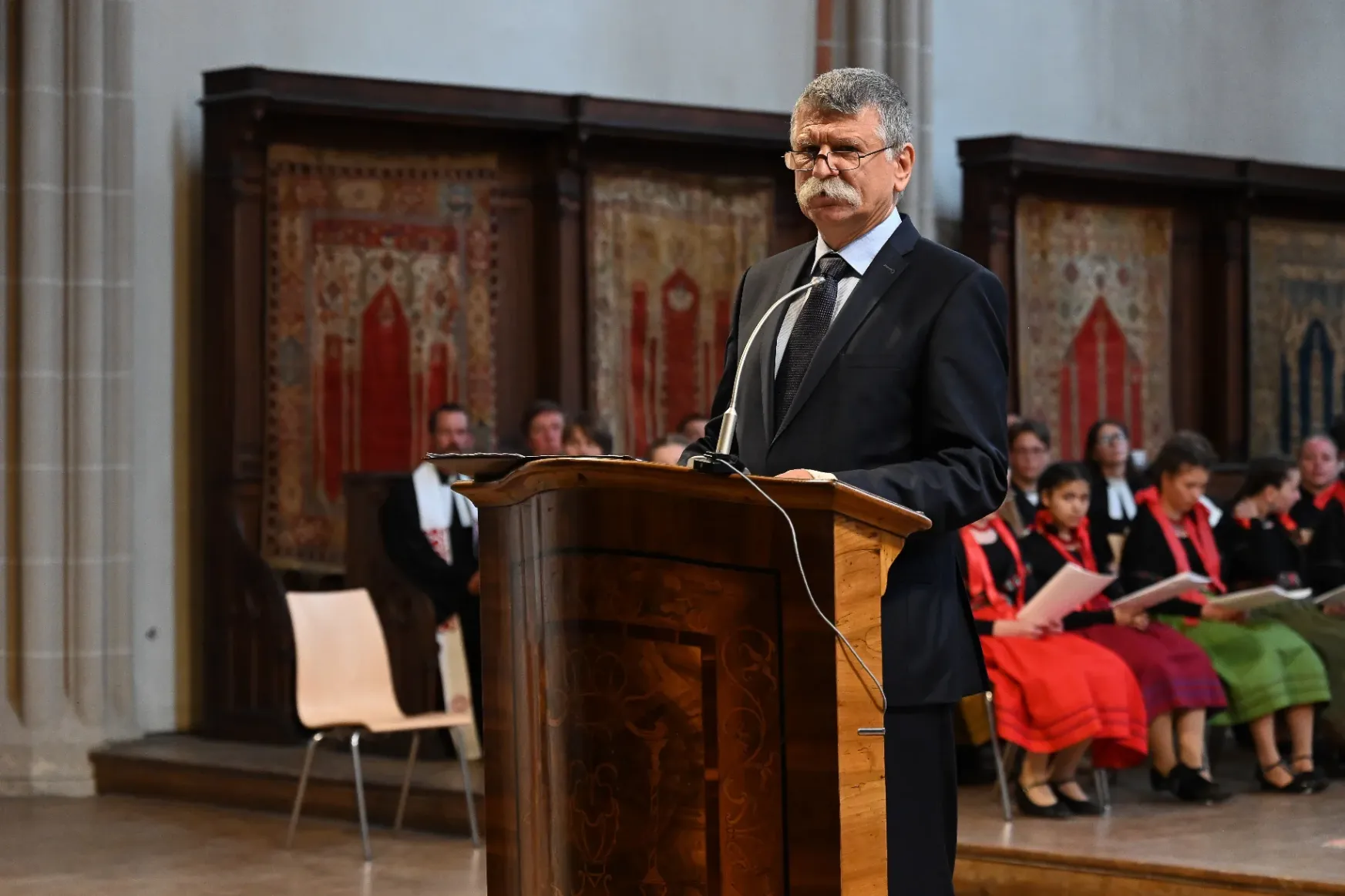 Telex: Kövér László a józan észről és a férfitáncról beszélt a csángóknak