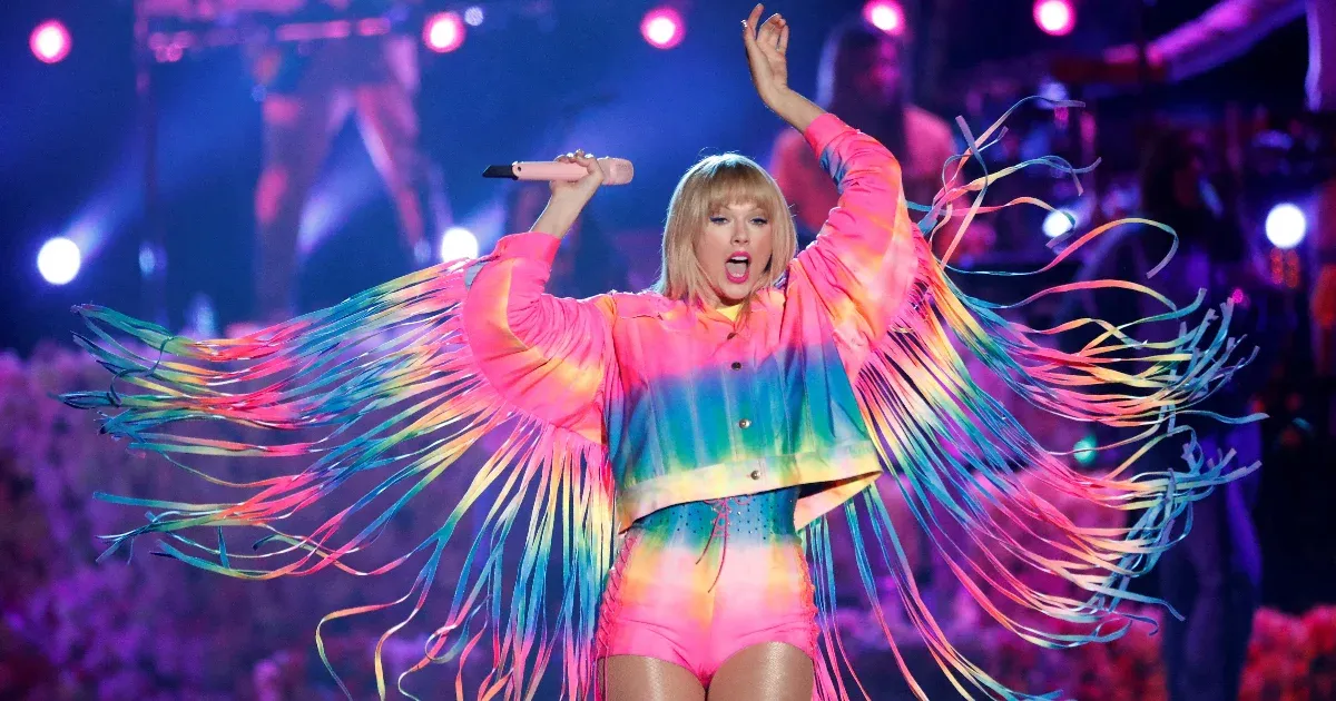 Telex: „Shake it off” – énekelte Taylor Swift, és a föld szó szerint ...