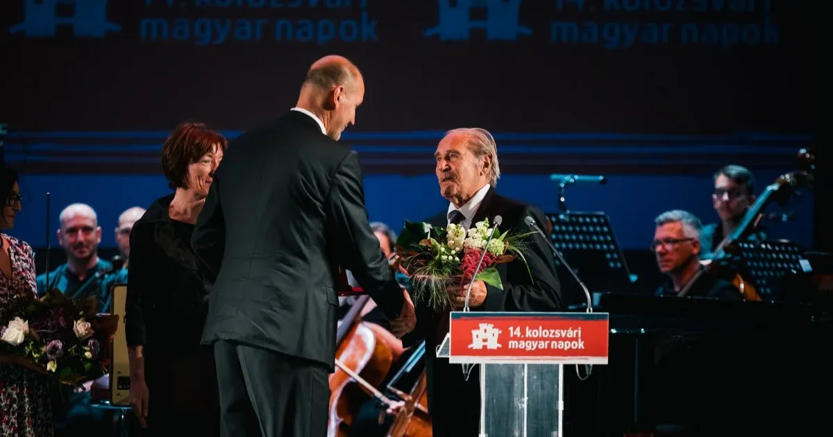 Transtelex: Kincses Kolozsvárért Díjjal tüntették ki Dávid Gyulát a 14 ...