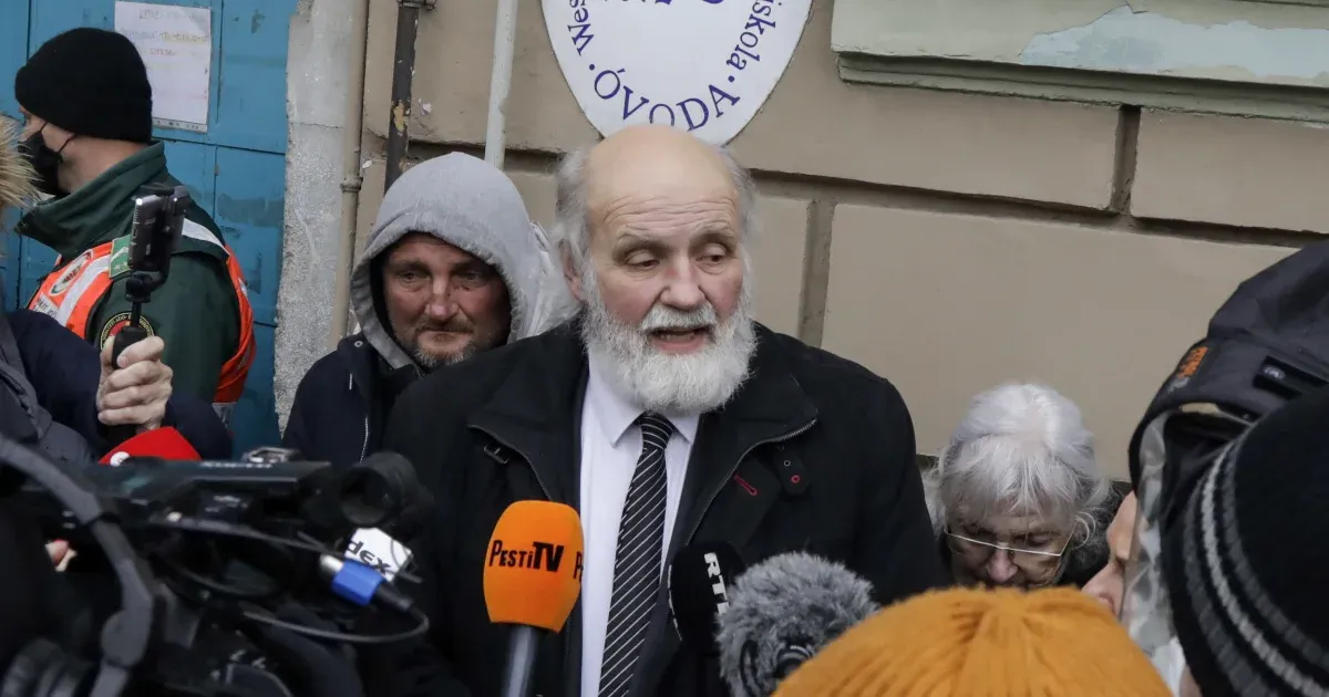 Telex: A Belügyminisztérium Iványinak: Fizesse meg az adót, fizesse meg ...