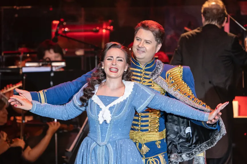 Telex: 51 éves korában meghalt Vadász Zsolt, a Budapesti Operettszínház ...