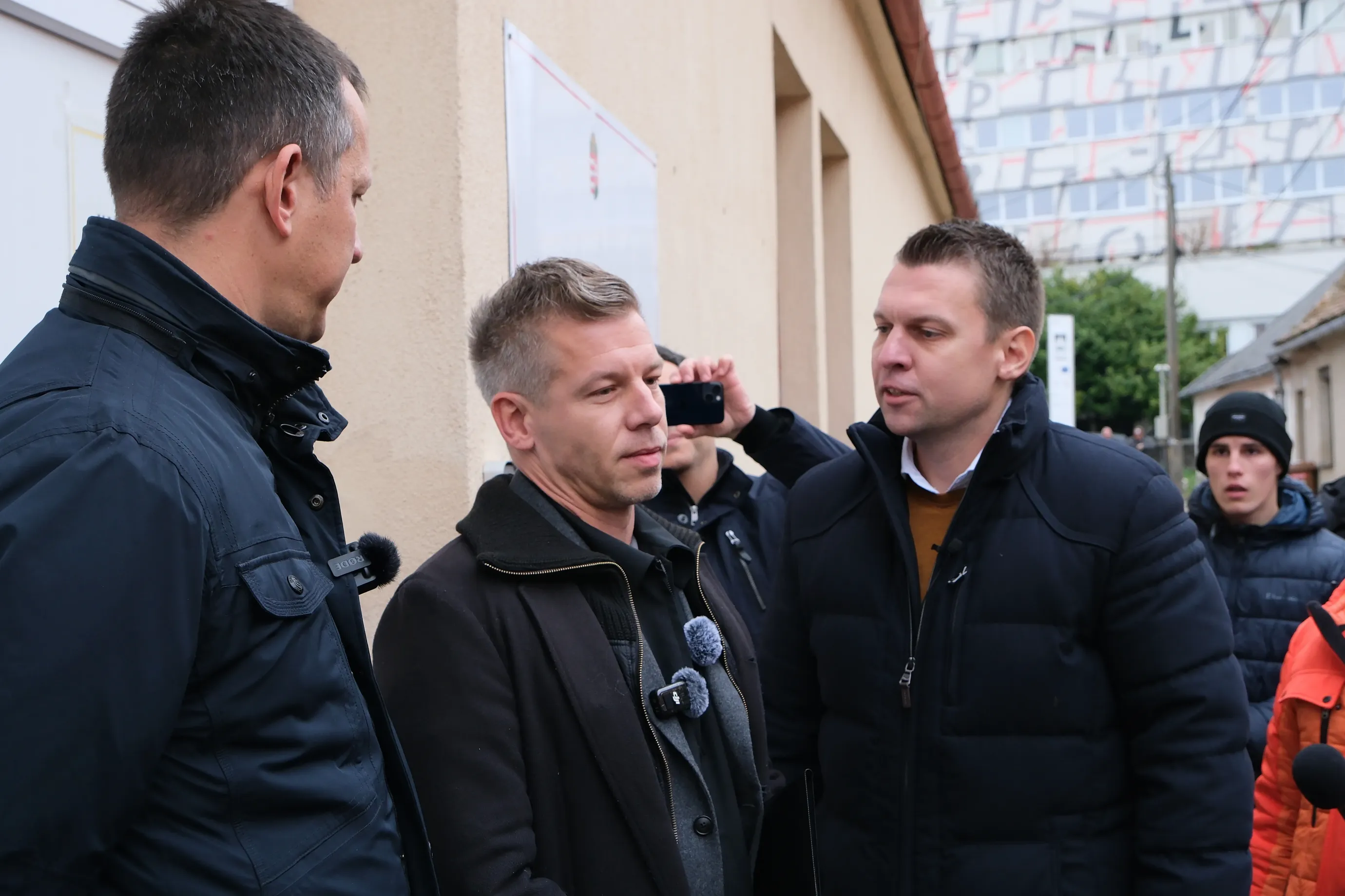 Telex: Garázdaság miatt jelentették fel Menczer Tamást a Magyar ...