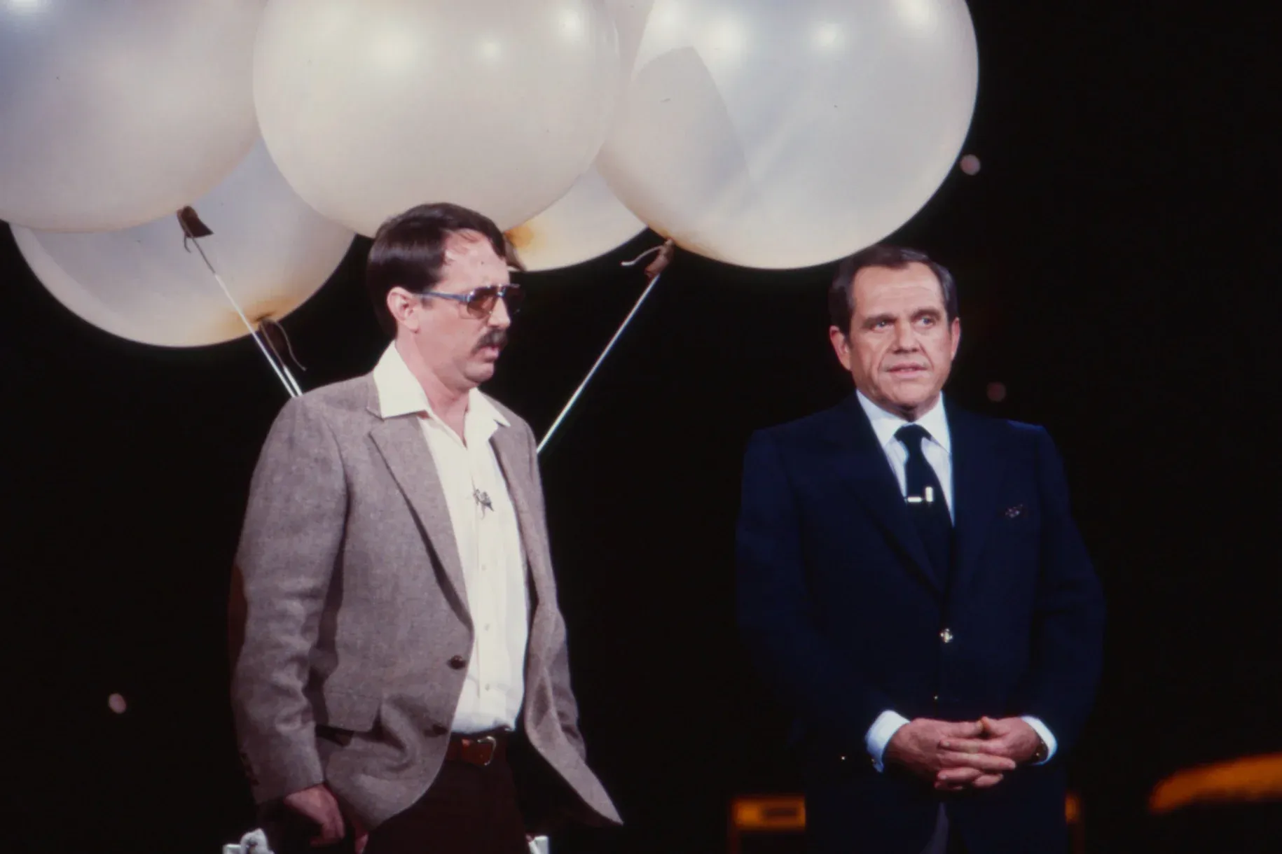 Telex: A teherautó-sofőr, aki 42 héliumos ballont kötött egy kerti ...