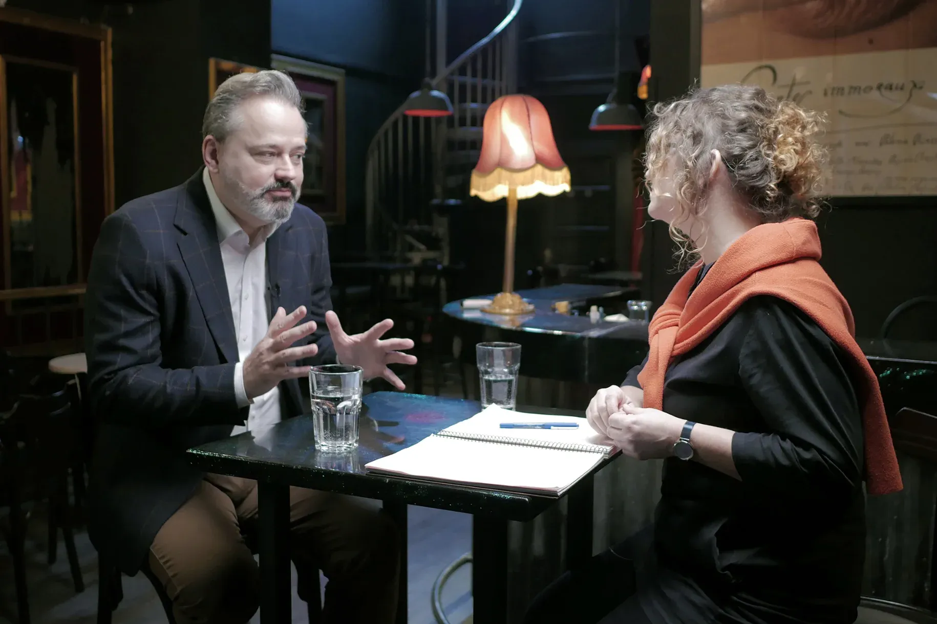 Telex: Bank Tamás: Örüljünk, hogy a politikus jár színházba, akkor ...