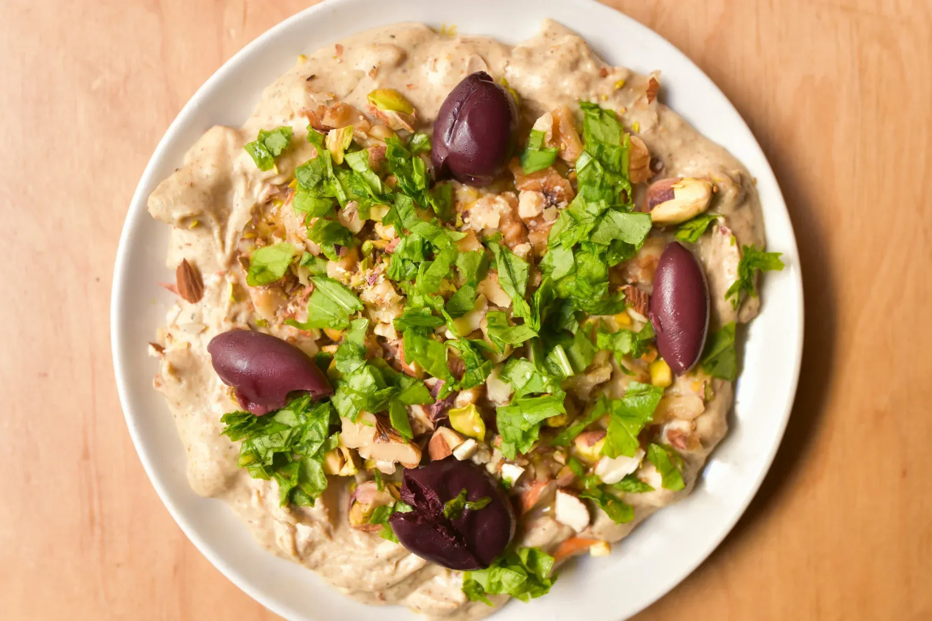 Telex: Hiába hangzik bizarrnak a humusz desszertként, már a középkorban ...