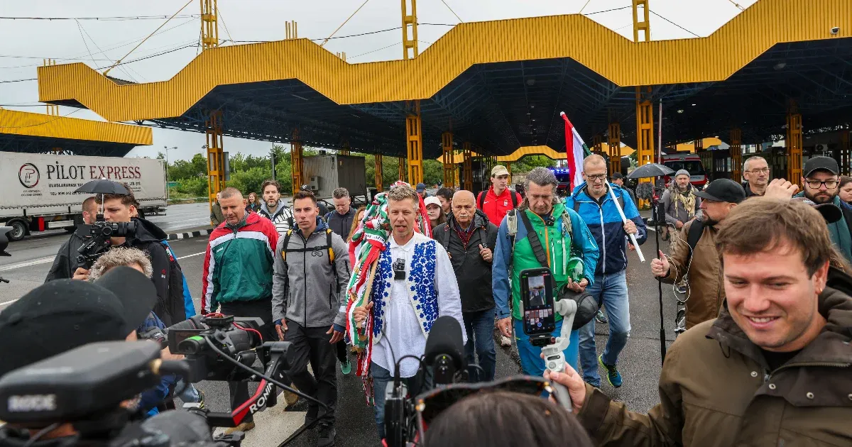 Telex: Magyar Péter Nagyvárad felé tart, reméli, nem igaz, hogy a ...