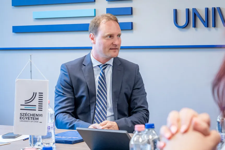 Telex: Miért van a győri egyetemnek húsz étterme, sörháza és ...