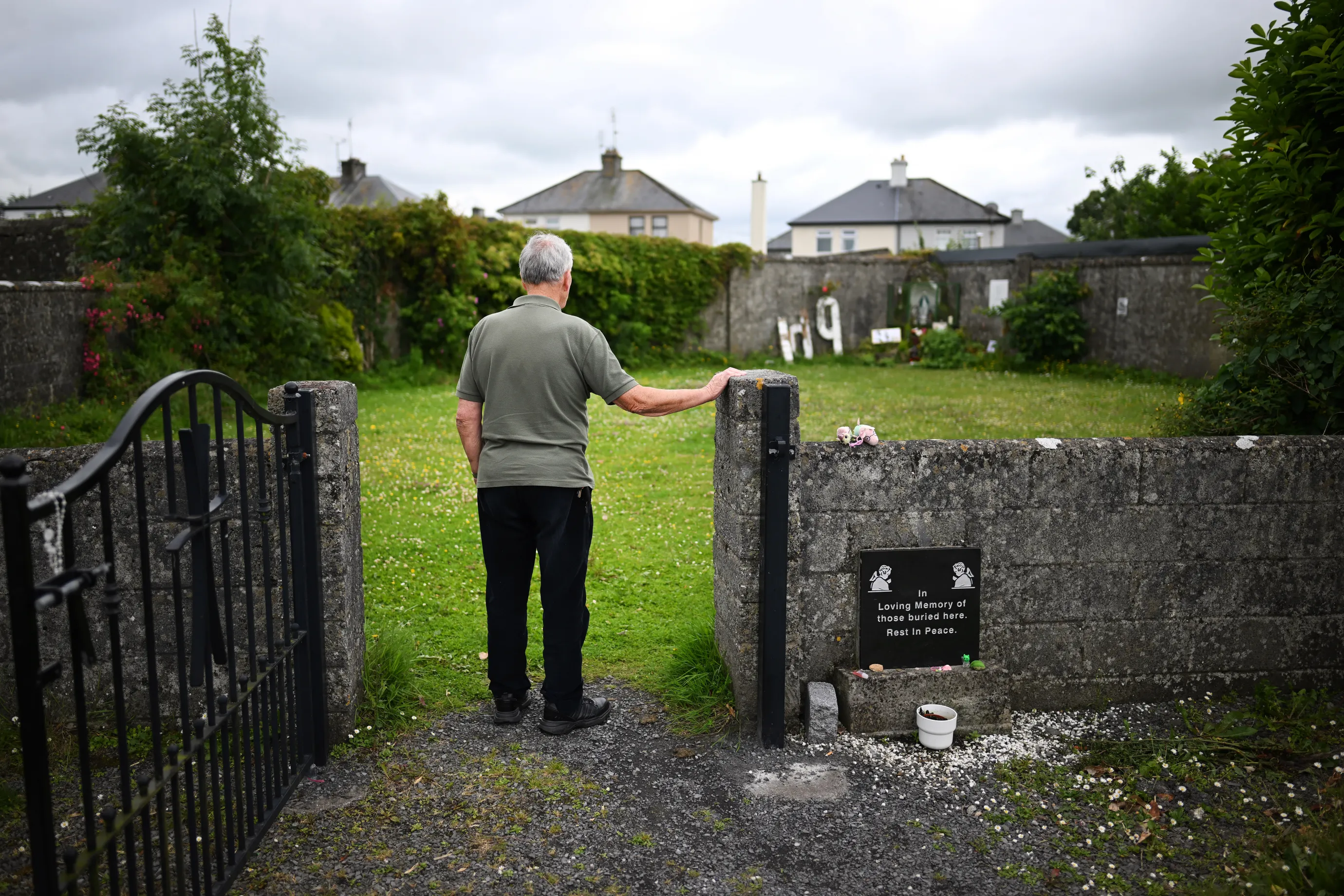 Telex: Elkezdődött az egyik ír anyaotthonnál talált tömegsír feltárása