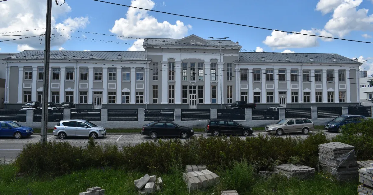 Transtelex: Gyergyóremetén jártunk: jégcsarnok, beüzemelt gyárak ...