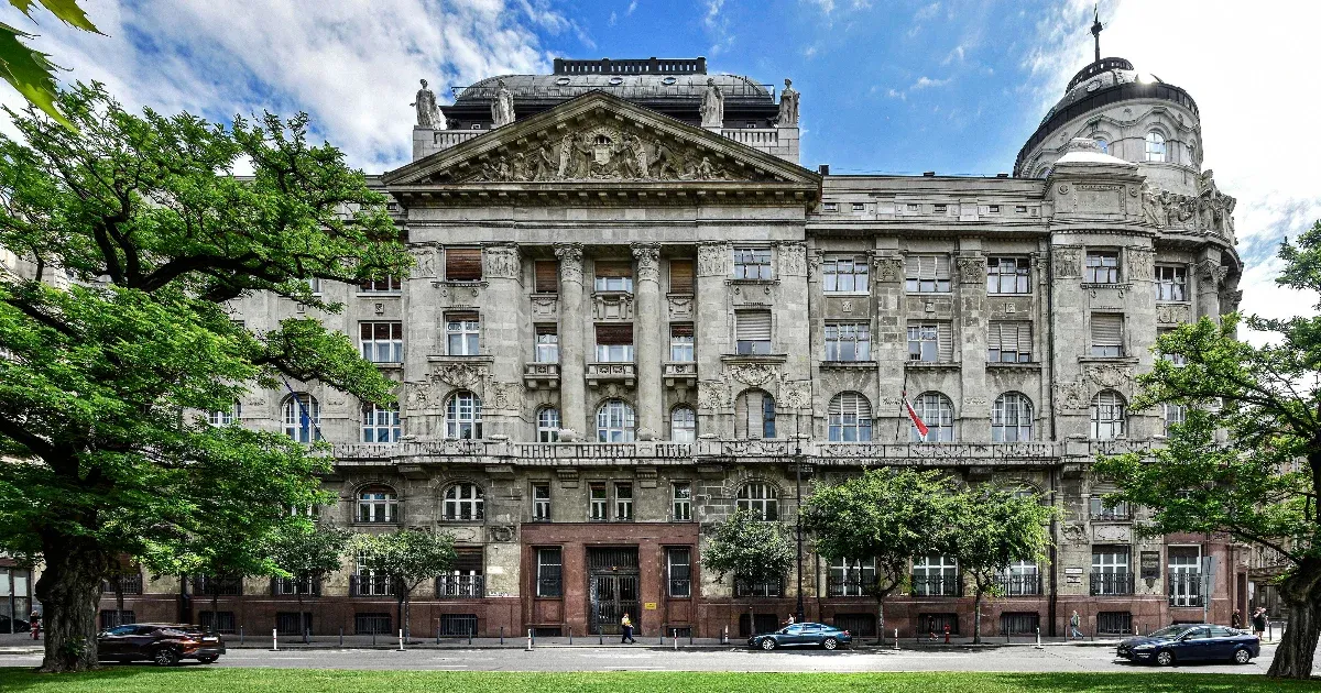 G7: Belgrádból induló hotelláncot hozhat Budapestre a mini-Dubajt ...