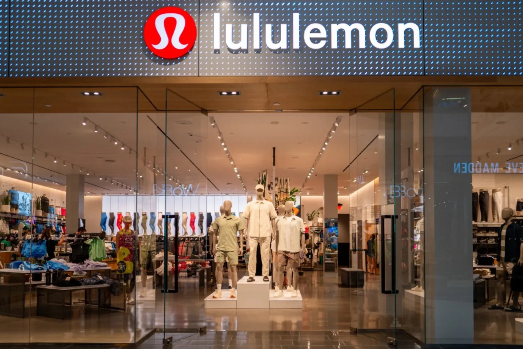 Telex: Magyarországra jön a lululemon sportruházati márka