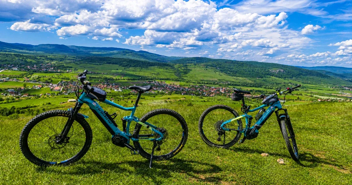 Transtelex: E-bike-kal vágtunk neki Udvarhelyszéknek, de a táj még nem ...